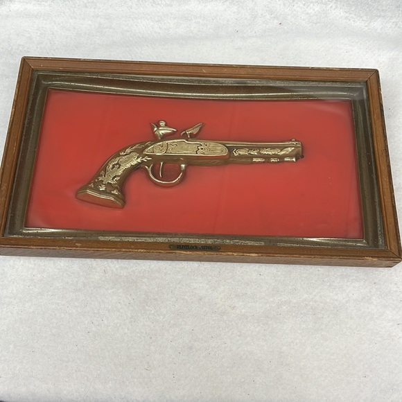 flintlock | Wall Decor | Vintage Model Of Flintlock Pistol Shadow Box ...